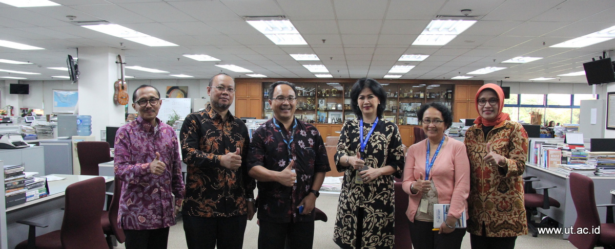 Rektor Lantik Direktur Sekolah Pascasarjana, Para Pejabat, dan PNS di Lingkungan UT ...