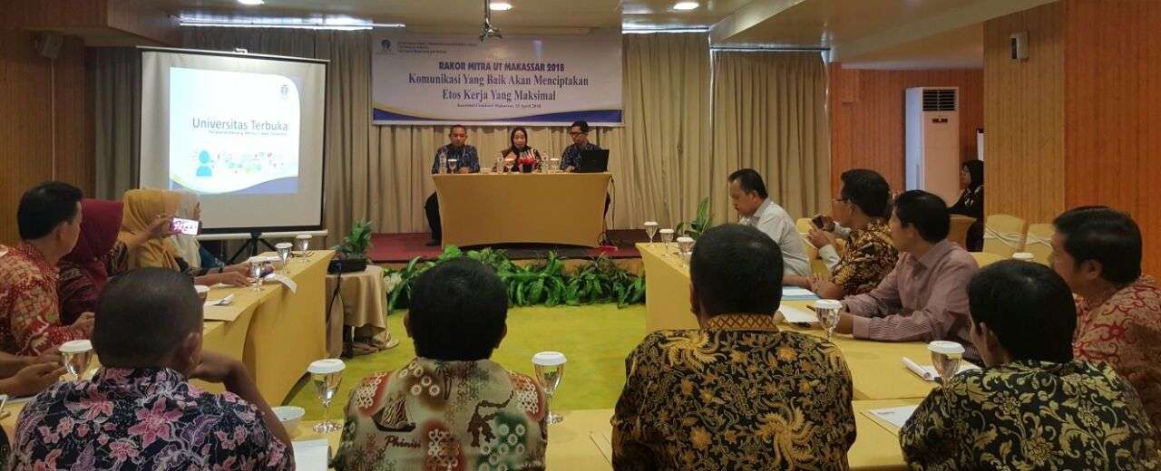 Penyerahan Sertifikat Akreditasi A Perpustakaan UT oleh ...