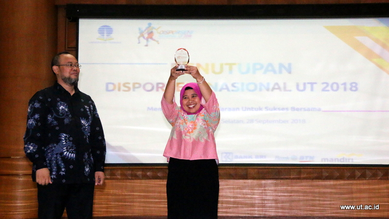 UT Jakarta Juara Umum Disporseni Nasional 2018 – Universitas Terbuka