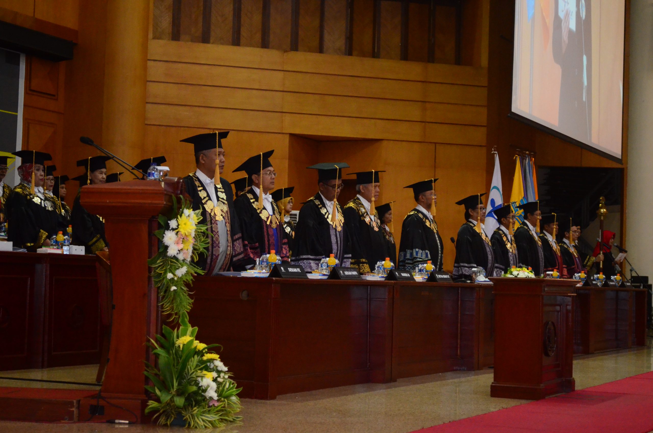 Wisuda UT Periode I Tahun Akademik 2018/2019 Wilayah 2 – Universitas ...
