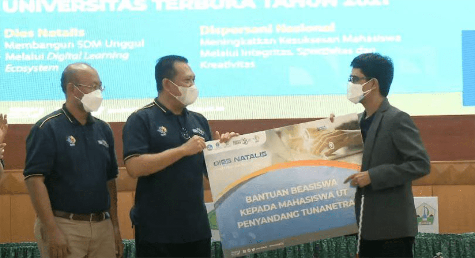 Ketua MPR RI Resmikan Pembukaan Rangkaian Kegiatan Dies Natalis UT-37 dan Disporseni Nasional UT ...