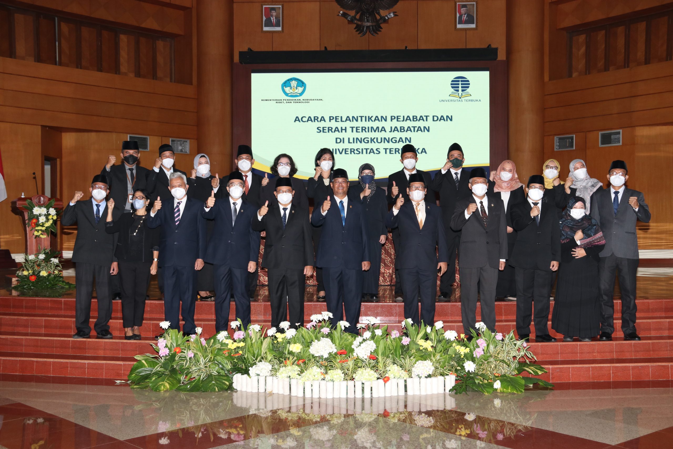 32 Dosen UT Borong Riset Kolaborasi Nasional 2025! UT Buktikan Prestasi ...