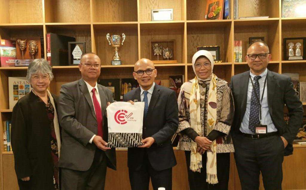 Rektor UT Kunjungi OUUK dan KBRI London – Universitas Terbuka