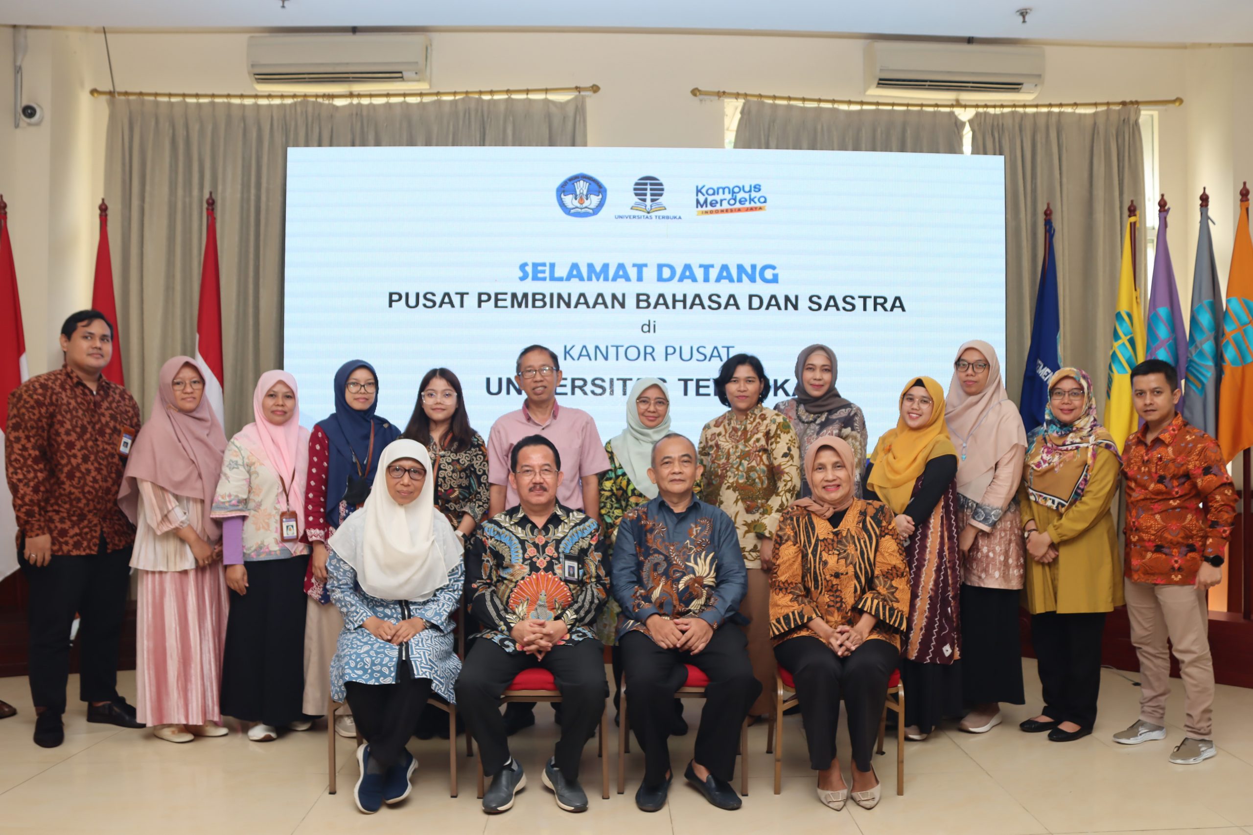 Wibawa Akademik UT Meningkat, Bertambah 3 Profesor – Universitas Terbuka