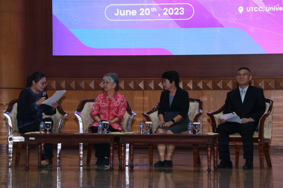 Simposium Internasional oleh UT dan ICE Institute: Digital ...