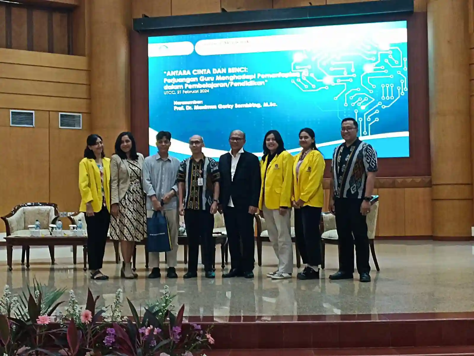 Universitas Terbuka (UT) and International Open University (IOU): A ...