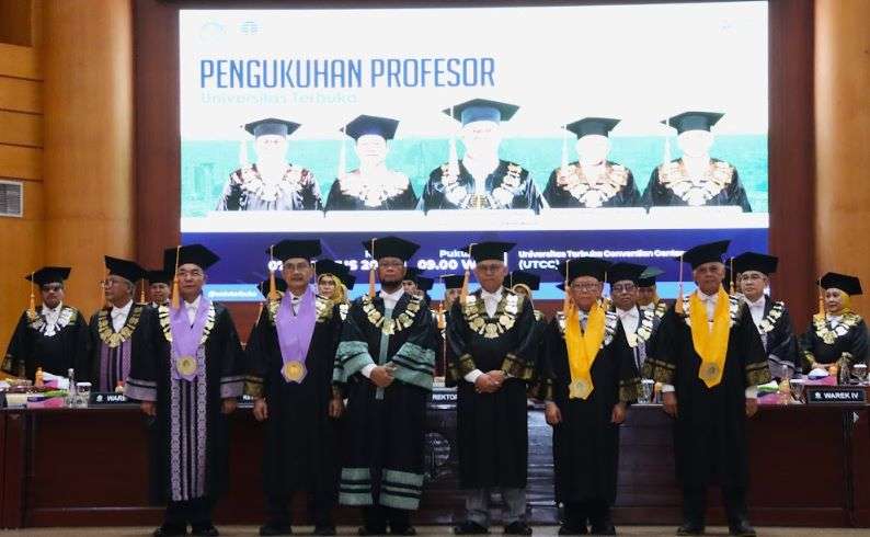 Luar Biasa, UT Jamin Kualitas Pendidikannya: Kukuhkan 4 Guru Besar Baru ...