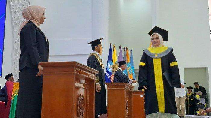 Kuliah Online Bukan Halangan! Lulusan UT Aceh Buktikan Bisa Berprestasi ...