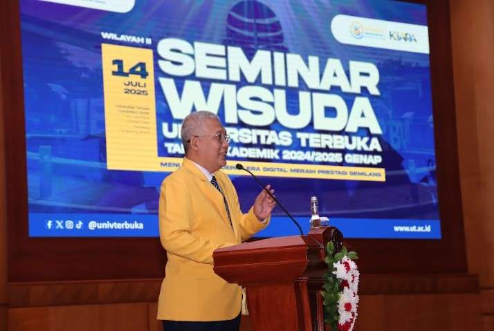 Seminar Wisuda UT 2025: UT Perkuat Sinergi Pendidikan Digital dan ...