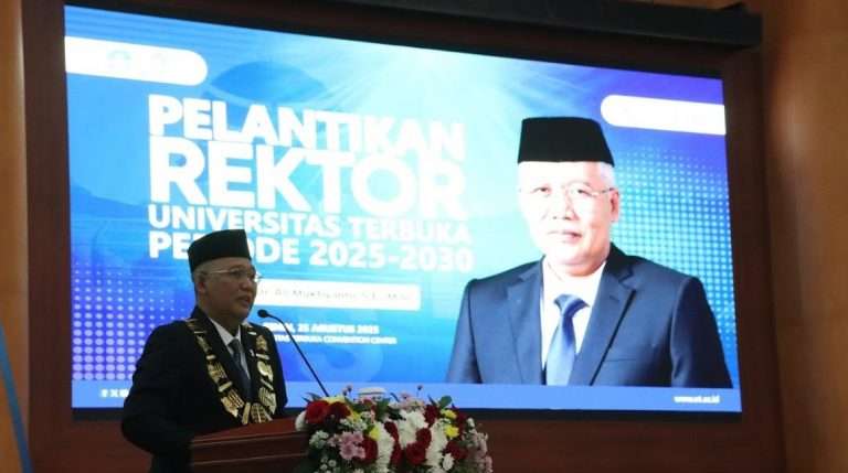 Resmi Dilantik sebagai Rektor UT 2025–2030, Prof. Ali Muktiyanto ...