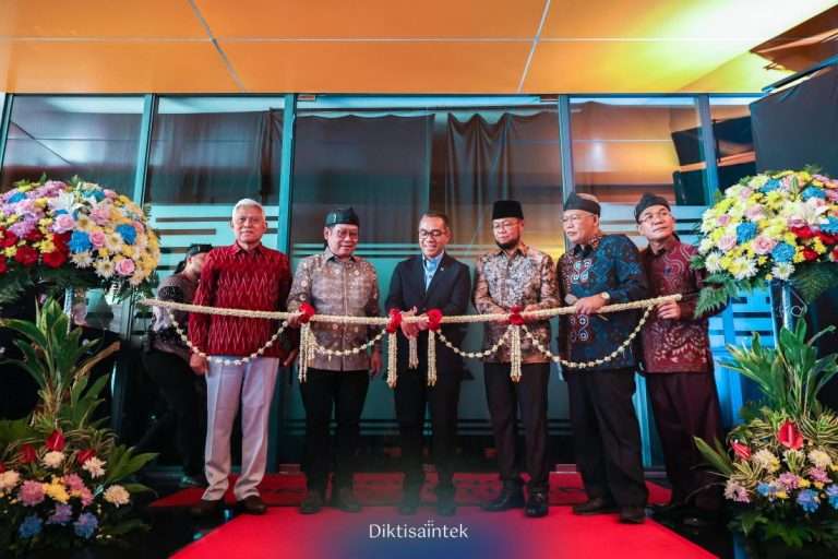 Mendiktisaintek Resmikan Gedung Prof. Setijadi dan Gerbang Depan UU ...