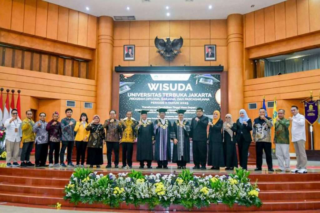 1383 UT Jakarta Graduates Prove Flexible College can Shape Competitive ...
