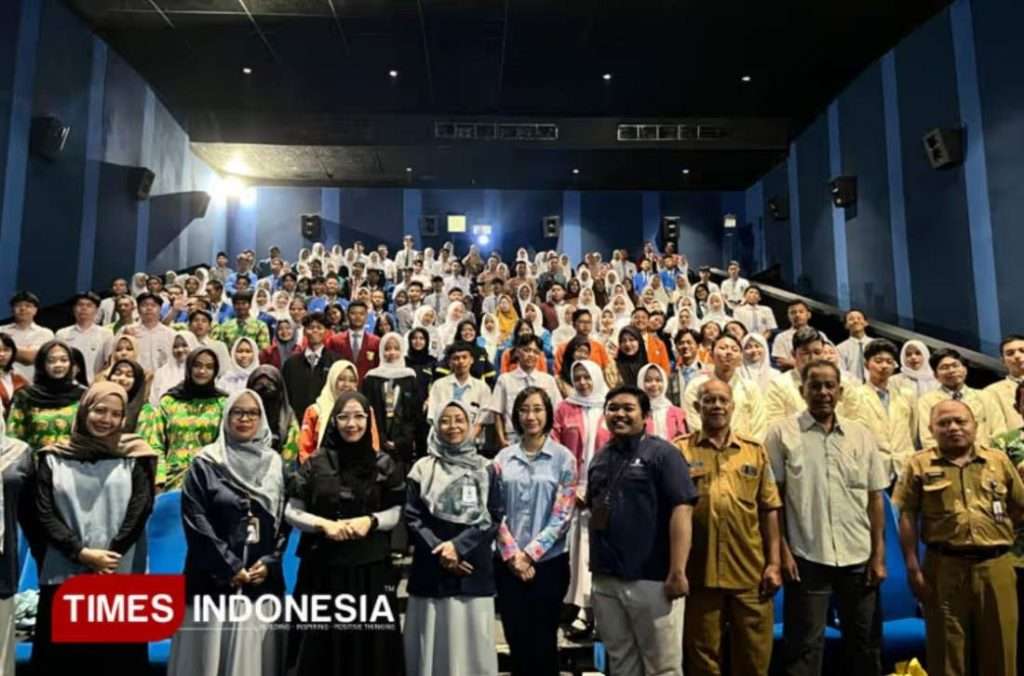 UT Jember Shows Real Action, Tapping Into Mental Health Issues for ...